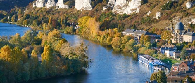 Seine River Cruise | Adventures By Disney